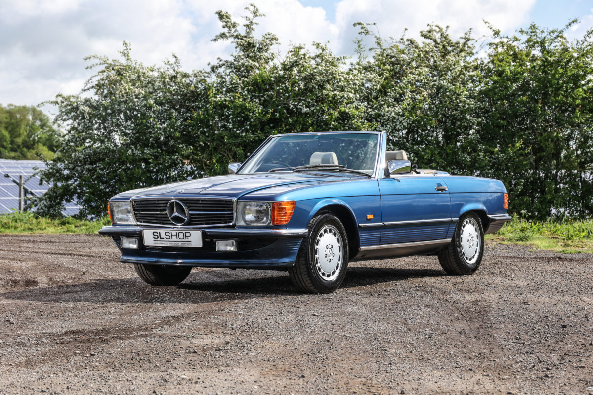 Mercedes-Benz 300 SL (R107) Nautic Blue (929O) with Beige Leather (275 ...