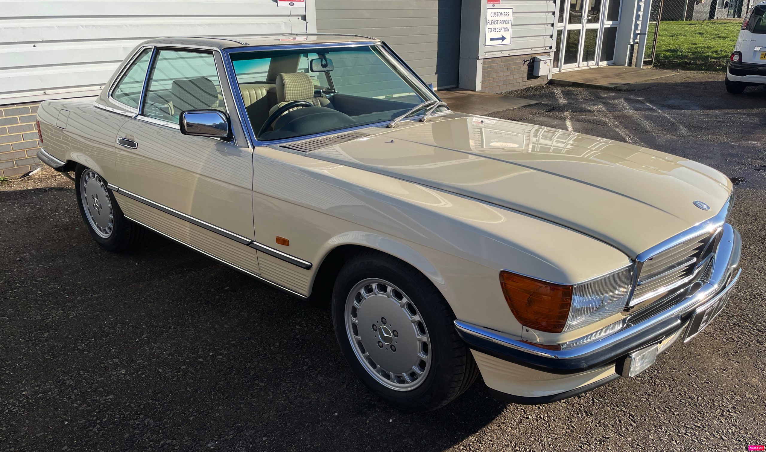 Mercedes-Benz R107 300SL - The SLSHOP