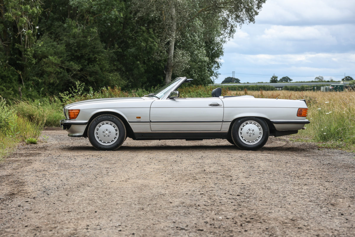 1989 Mercedes-Benz R107 500SL Astral Silver (735) with Royal Blue ...