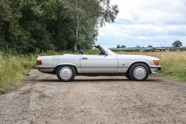 1989 Mercedes-Benz R107 500SL Astral Silver (735) with Royal Blue ...