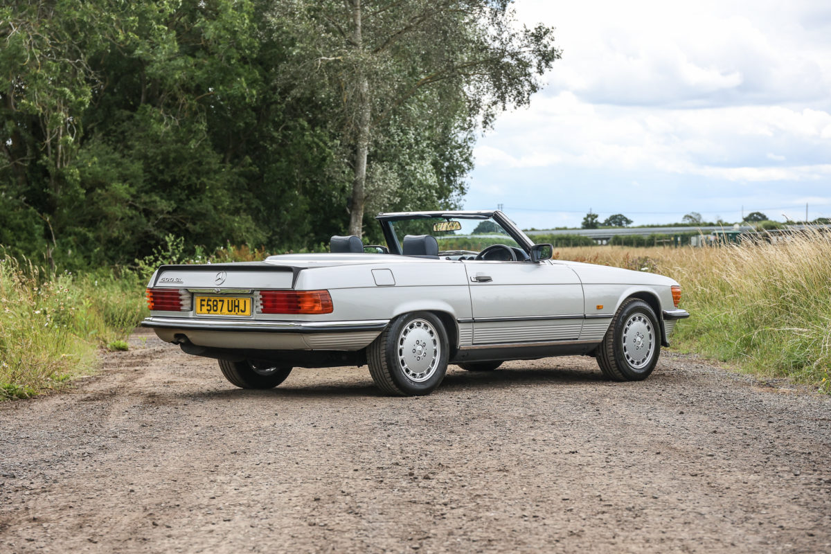 1989 Mercedes-Benz R107 500SL Astral Silver (735) with Royal Blue ...