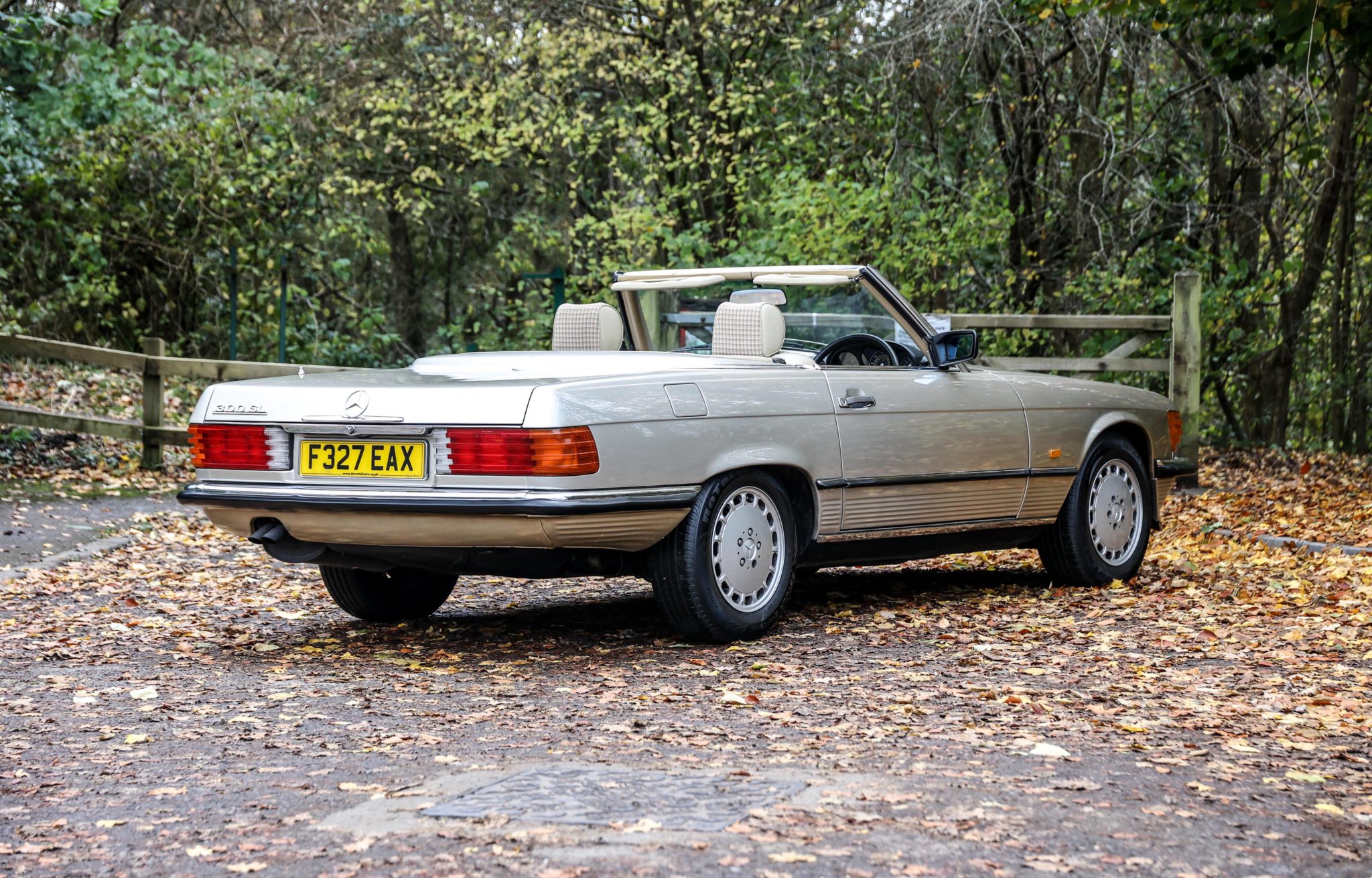 1988 Mercedes Benz R107 300SL Smoke Silver (702) with Beige Check (075 ...