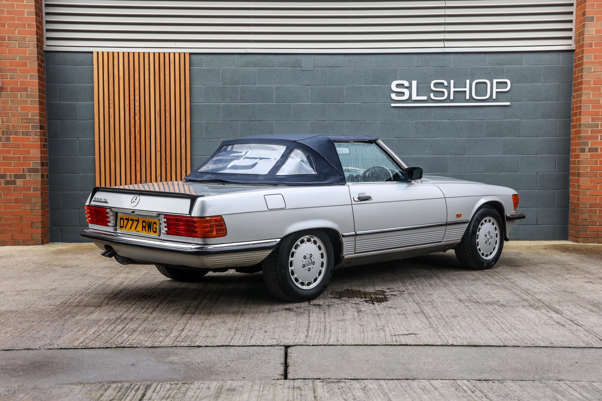 1987 Mercedes Benz R107 500SL Astral Silver (735) with Blue Leather ...