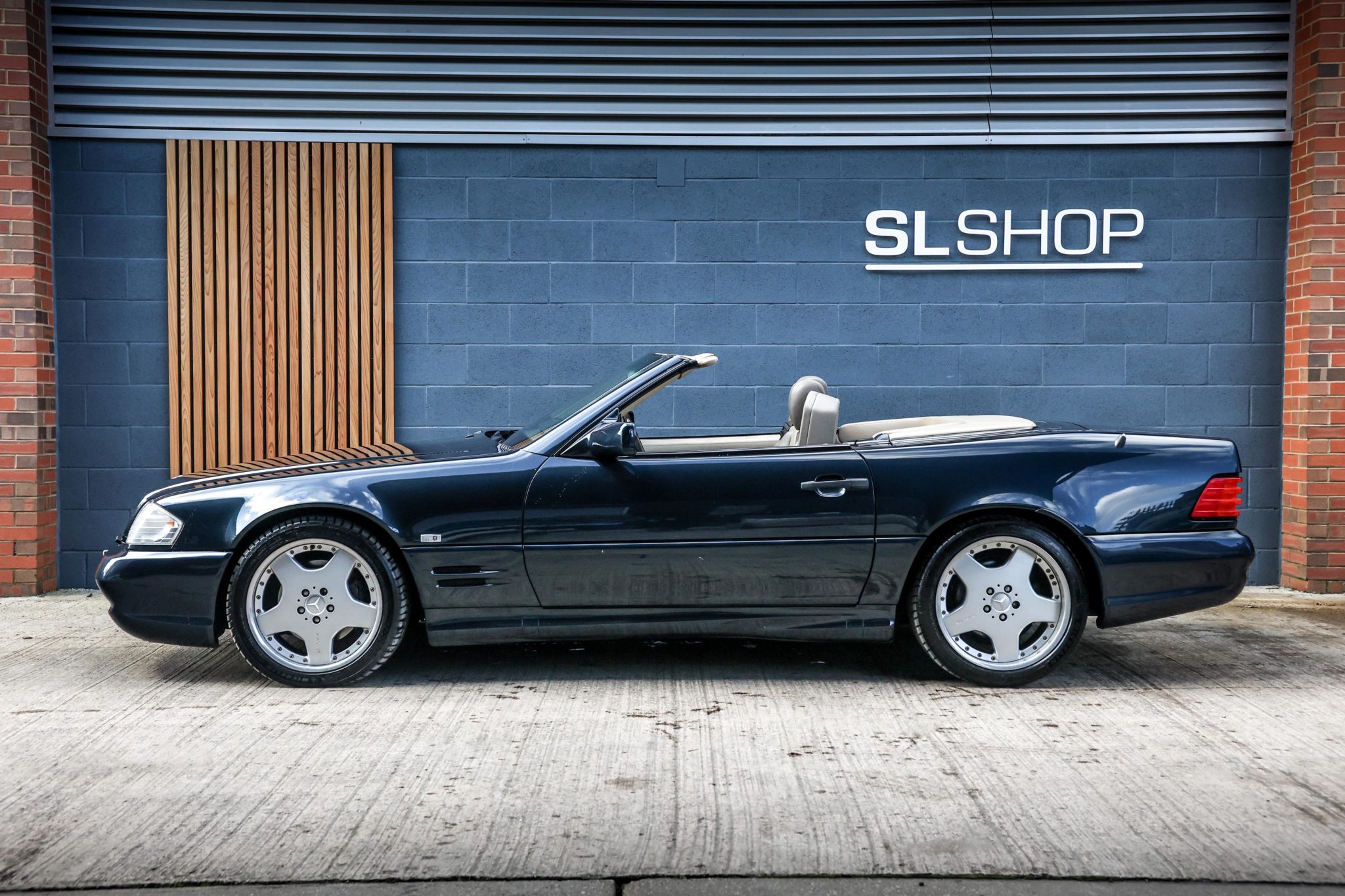 1996 Mercedes Benz R129 SL500 Green Black Metallic (189) with Mushroom ...