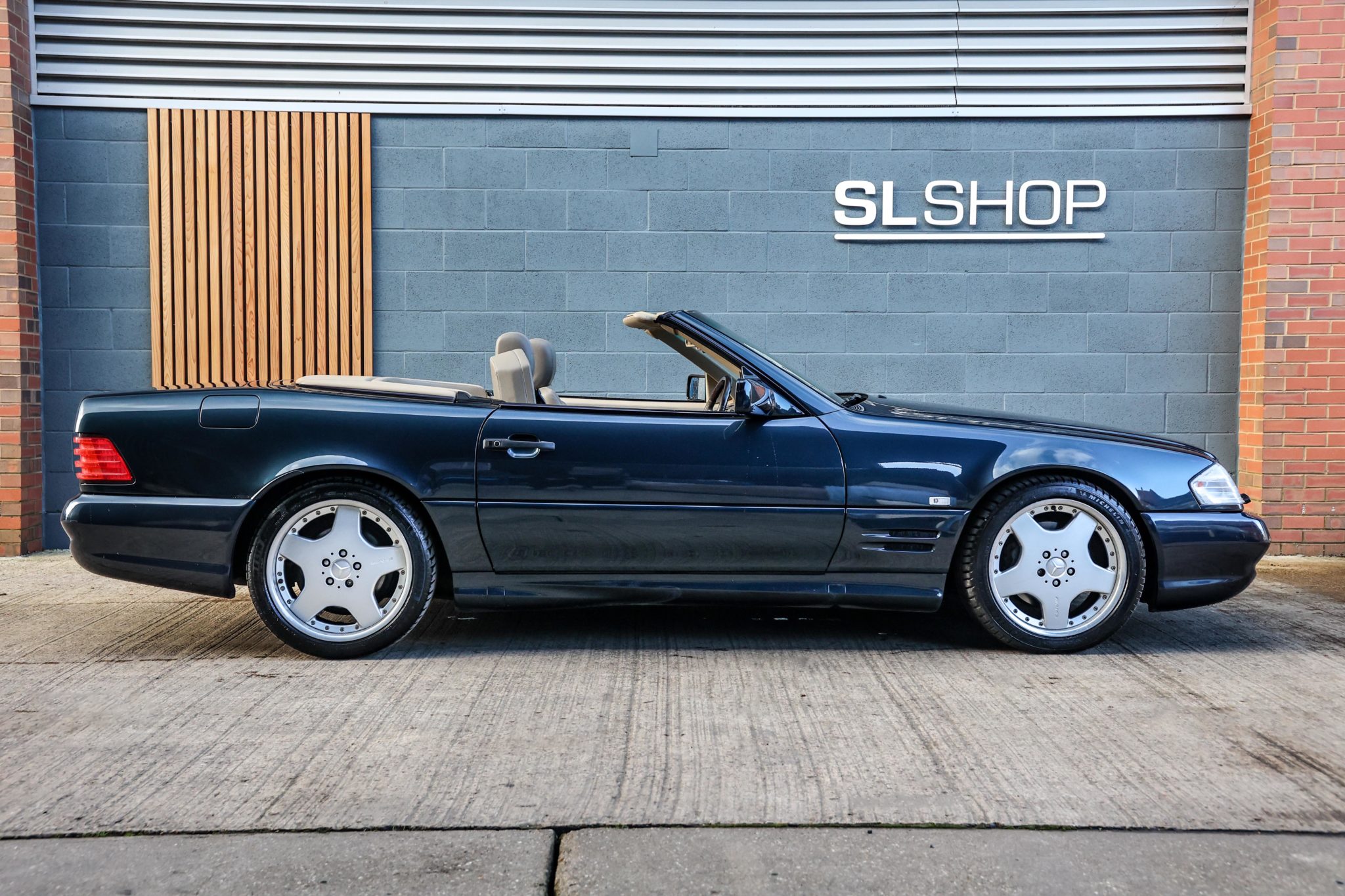 1996 Mercedes Benz R129 SL500 Green Black Metallic (189) with Mushroom ...