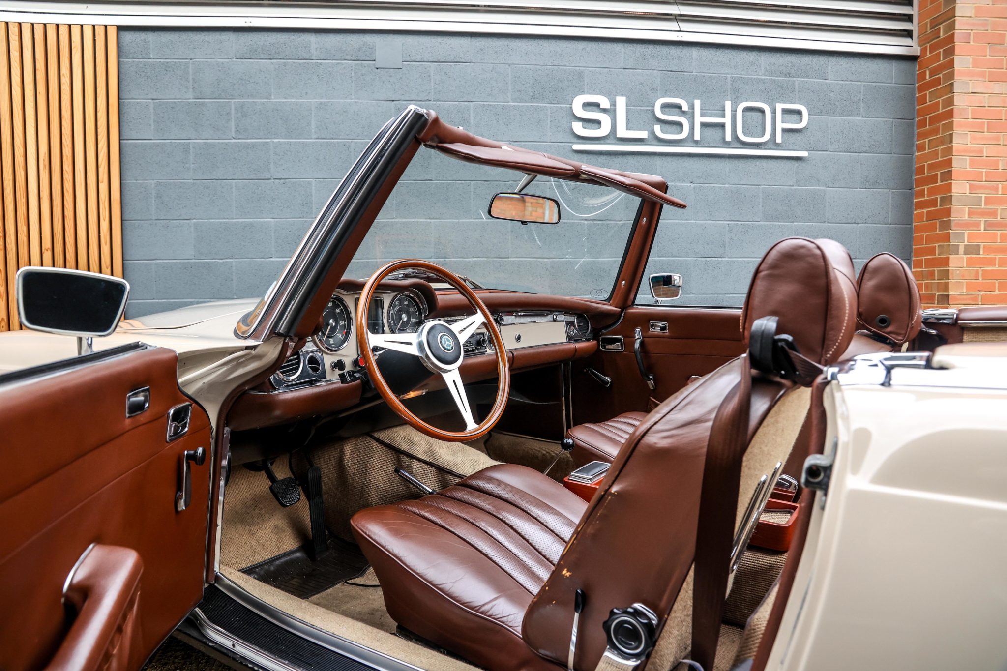 1970 Mercedes Benz W113 280SL Light Beige (670) with brown leather ...