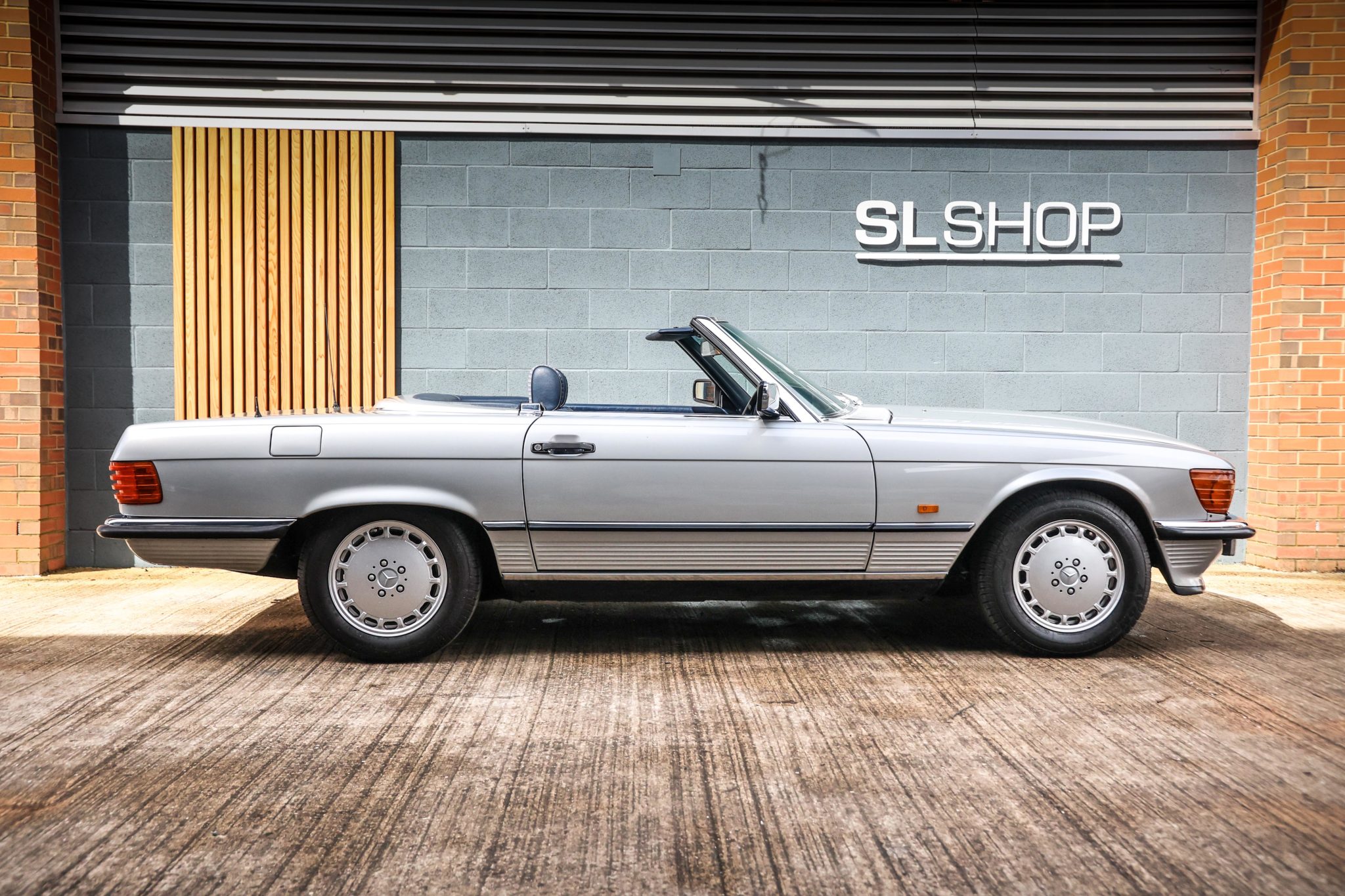 1986 Mercedes Benz R107 300SL Astral Silver (735) with Blue Check (072 ...