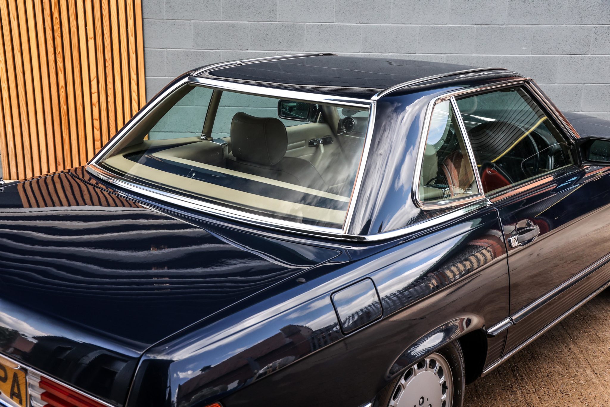 1988 Mercedes Benz R107 420SL Midnight Blue (904) with Cream Beige ...