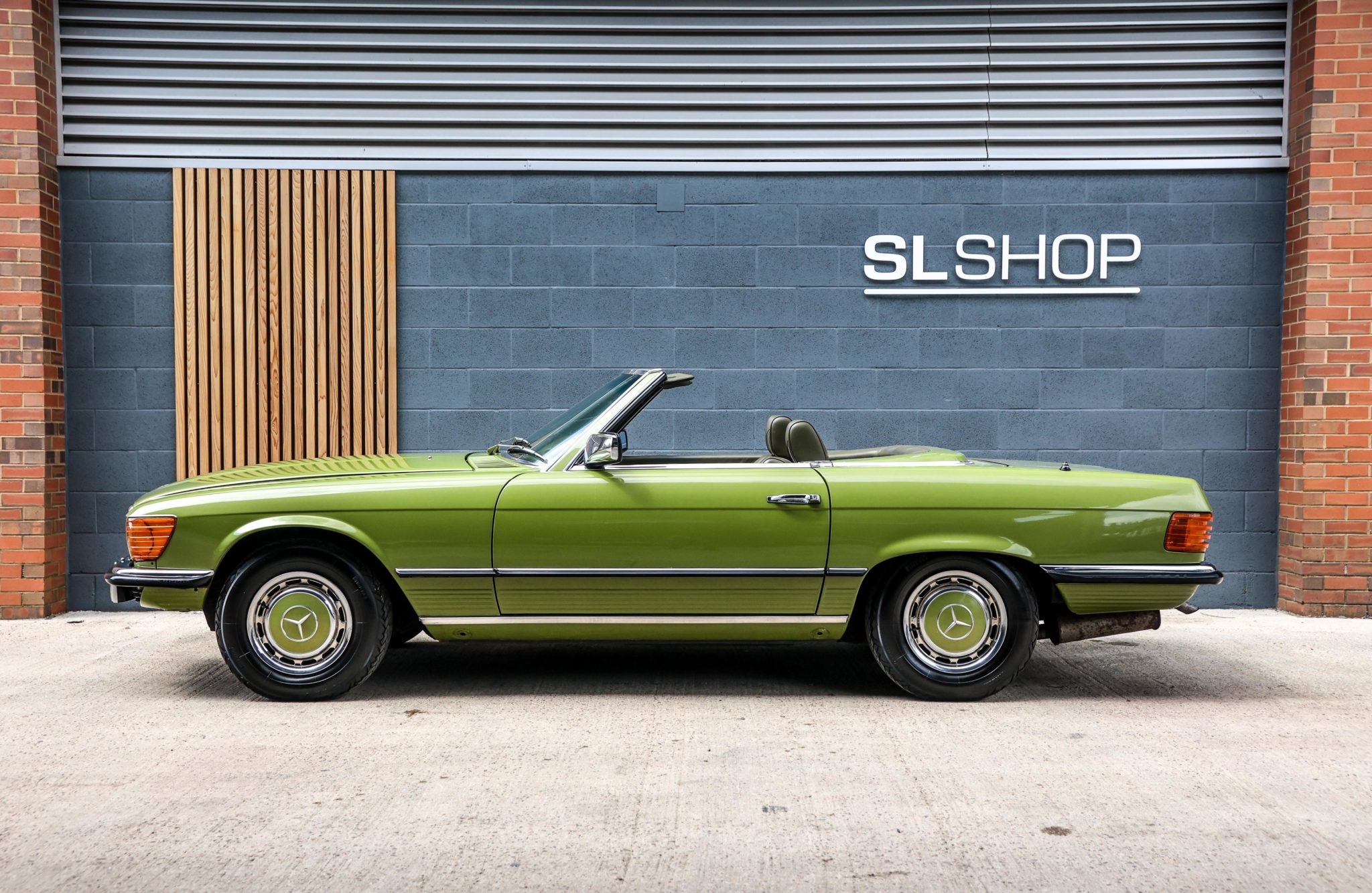 1980 Mercedes Benz R107 350SL Citrus Green (874) with Moss Green ...