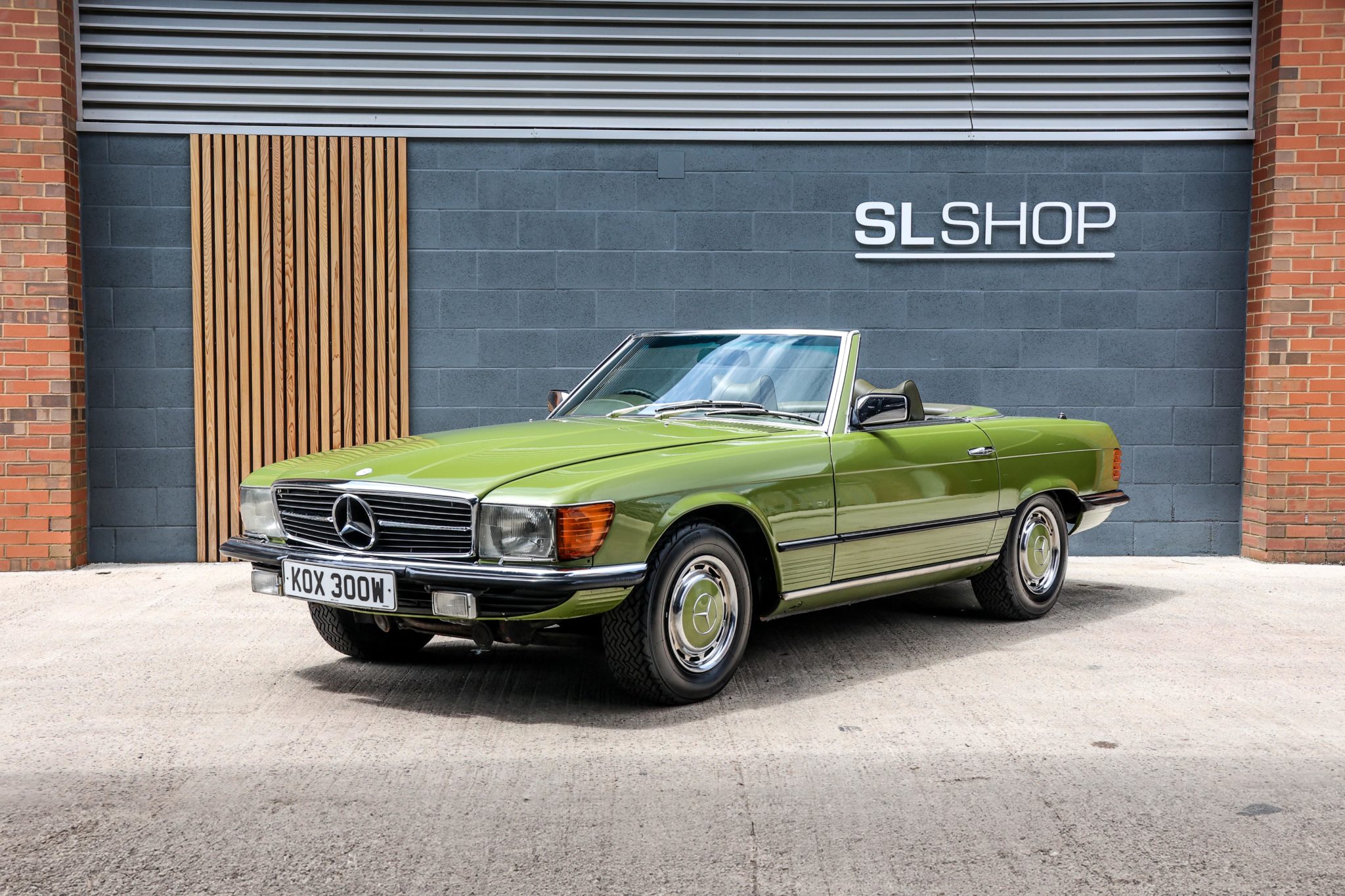 1980 Mercedes Benz R107 350SL Citrus Green (874) with Moss Green ...