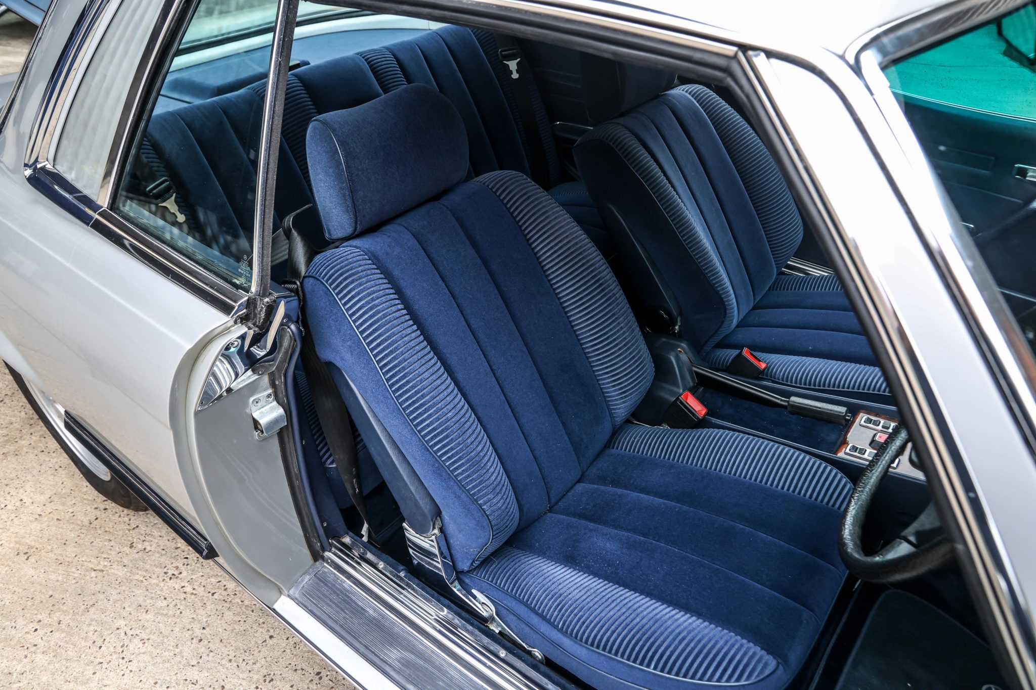 1981 Mercedes Benz C107 280SLC Astral Silver (735) with Blue Velour ...