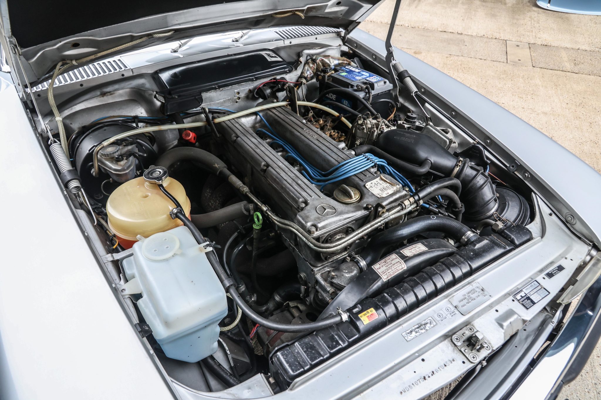 1981 Mercedes Benz C107 280SLC Astral Silver (735) with Blue Velour ...