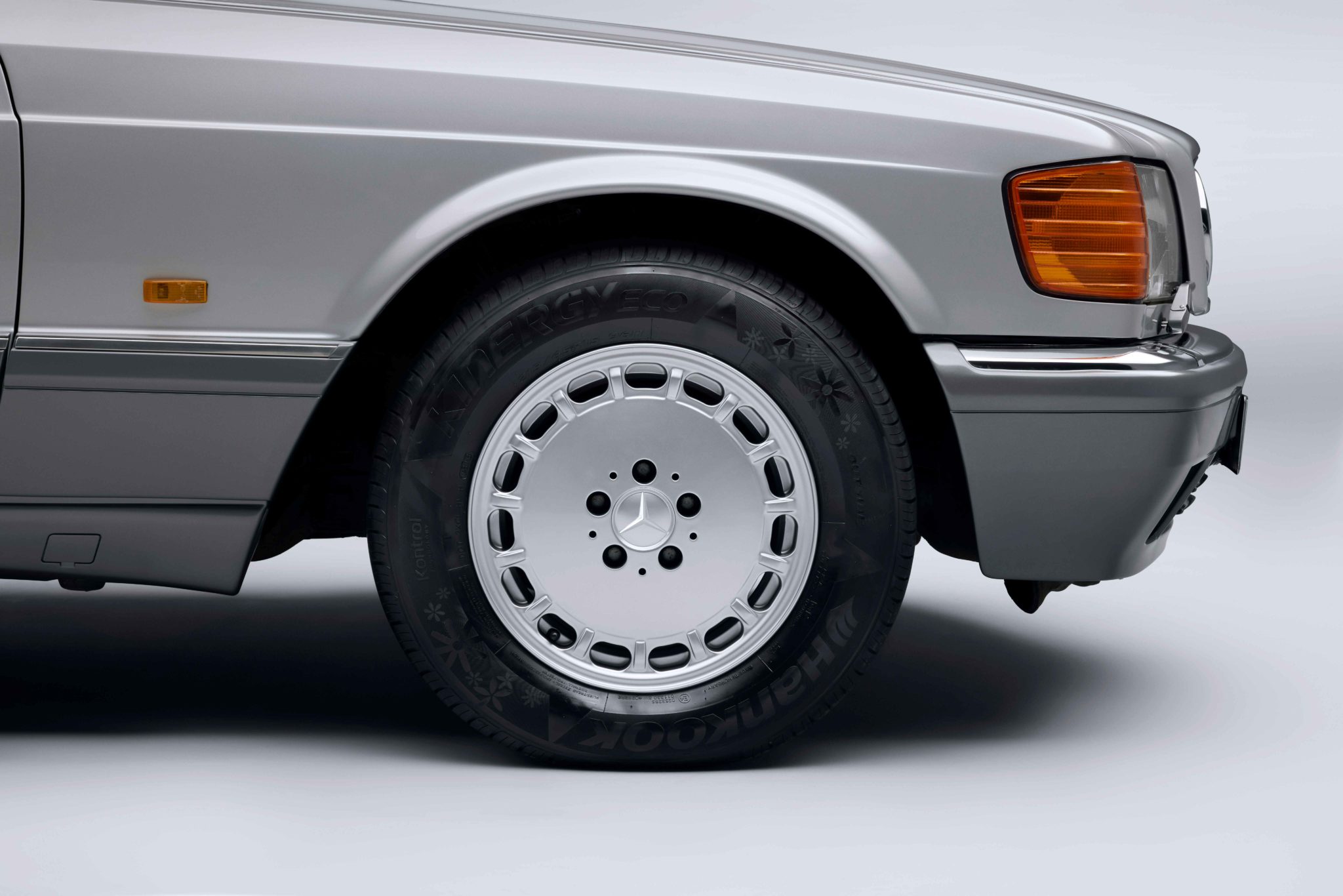 1988 Mercedes Benz W126 560SEC Astral Silver (735) with Black Leather ...