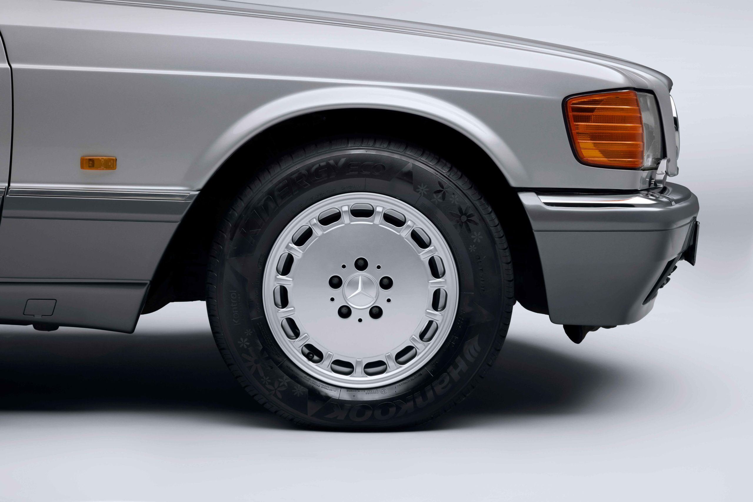 1988 Mercedes Benz W126 560SEC Astral Silver (735) with Black Leather ...