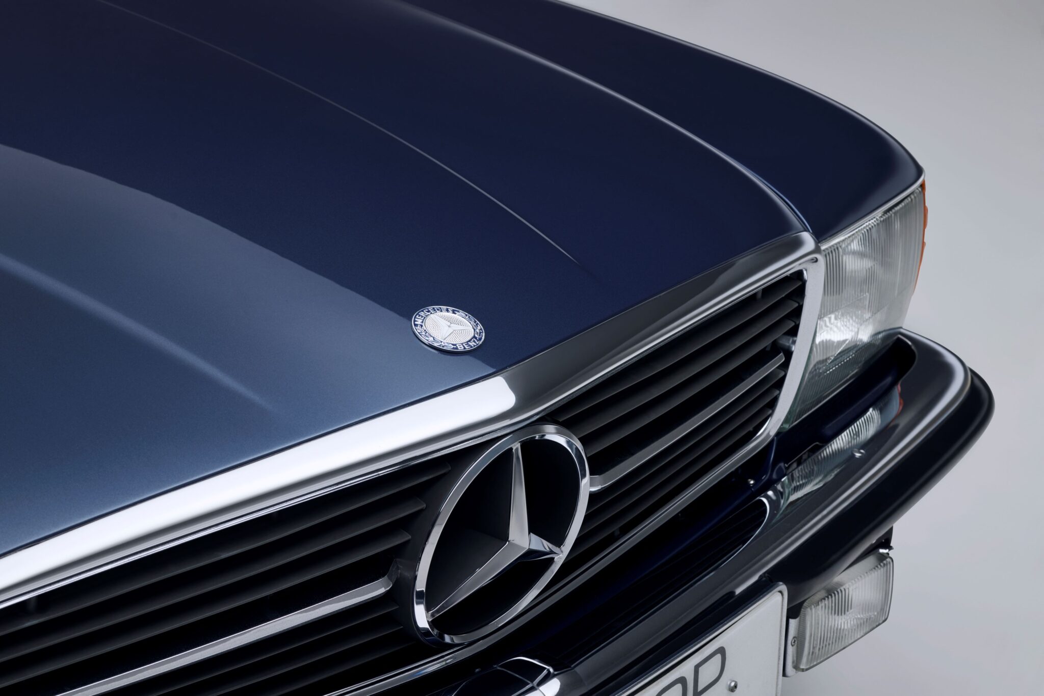 1986 Mercedes-Benz R107 300 SL RHD Auto Nautical Blue (929) with Grey ...