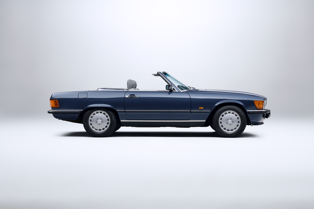 1986 Mercedes-Benz R107 300 SL RHD Auto Nautical Blue (929) with Grey ...