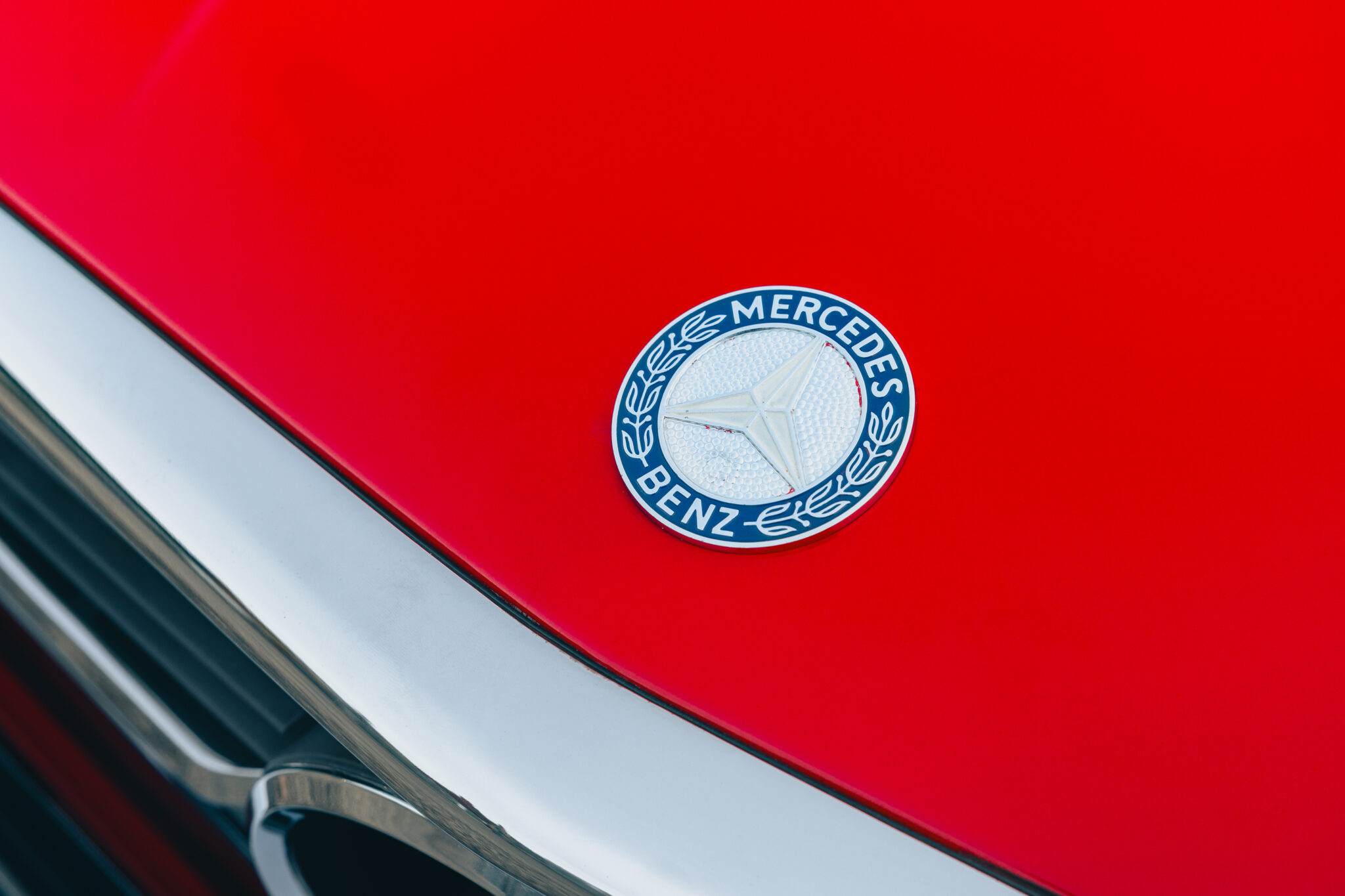 1989 Mercedes-Benz R107 300 SL RHD Auto Signal Red (568) with Cream ...