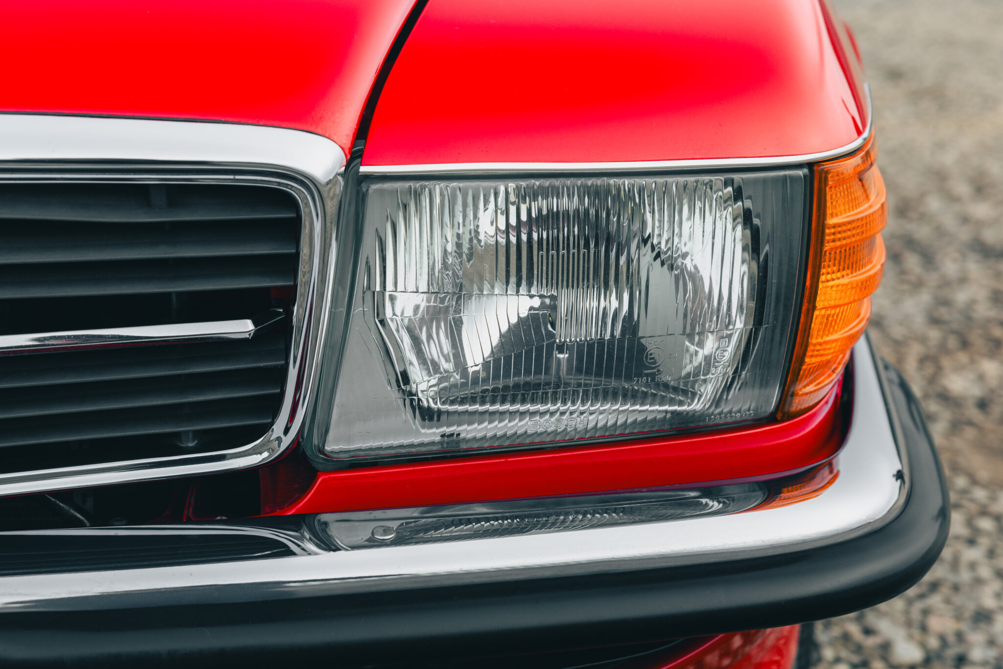 1989 Mercedes-Benz R107 300 SL RHD Auto Signal Red (568) with Cream ...